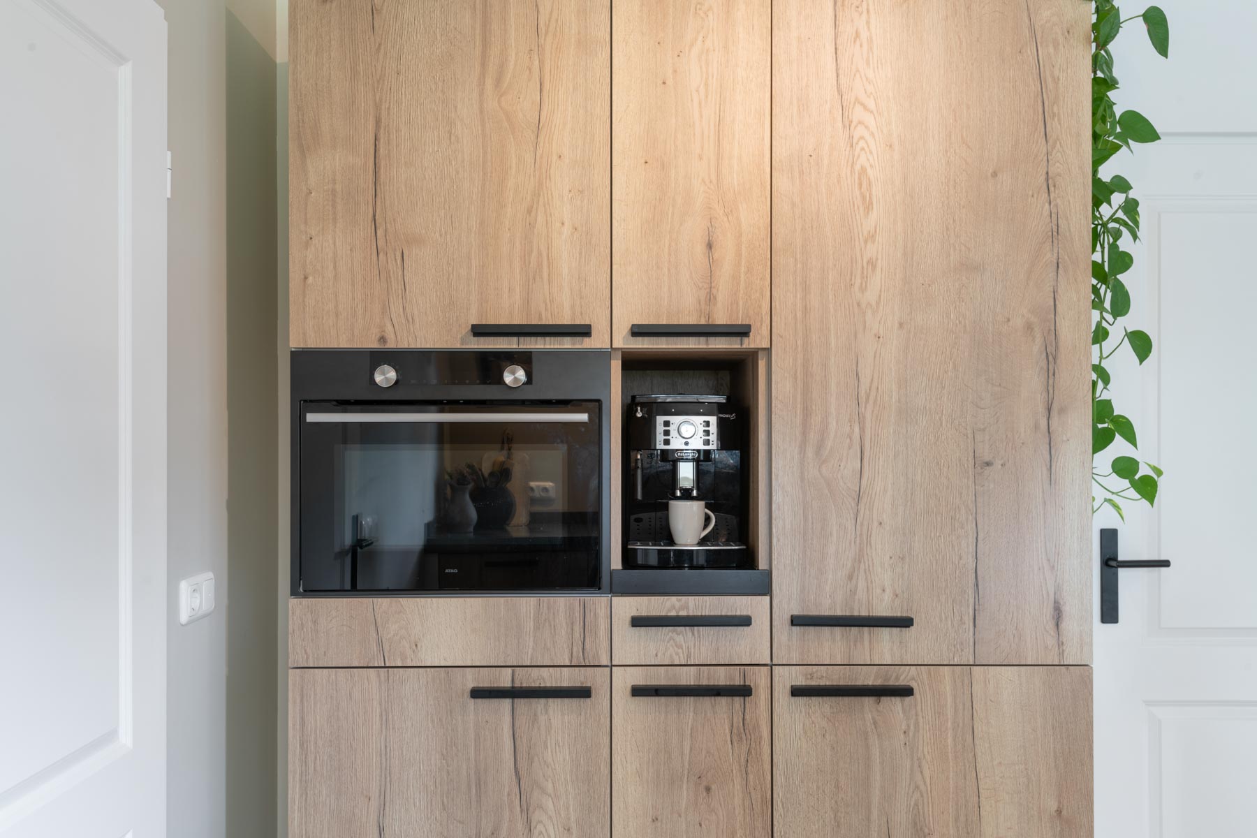 Ruimtelijke Houten Keuken | Verkoelen Keukens